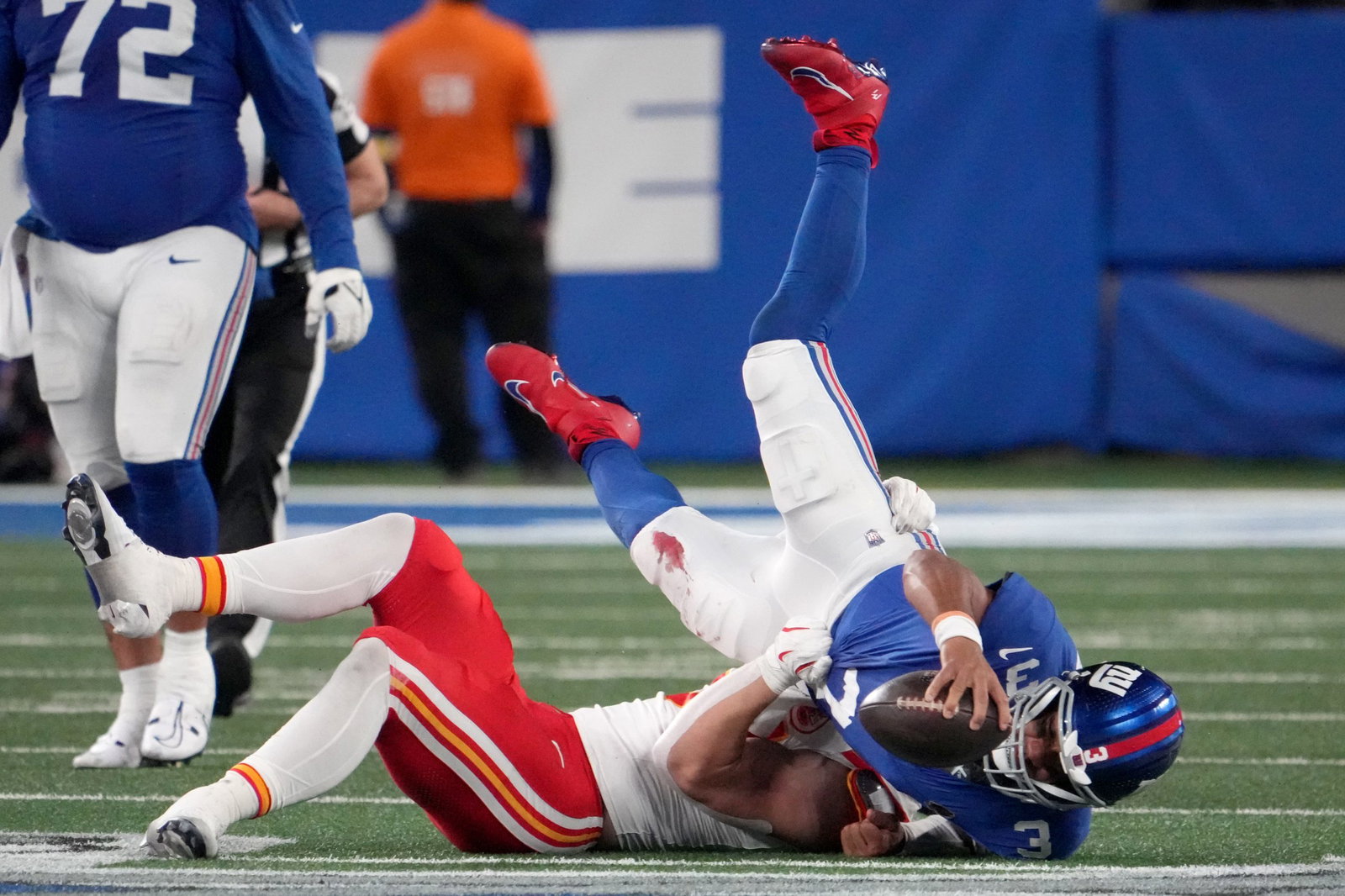 Giants' Dispiriting Offensive Performance Causes QB Change – The Lead