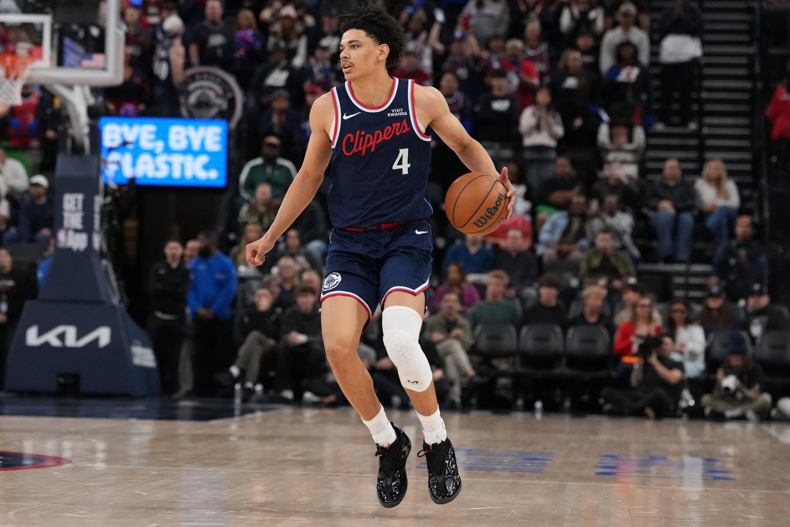 Clippers Rookie Kobe Sanders Is Breaking Ty Lue's Oldest Habit – The Lead